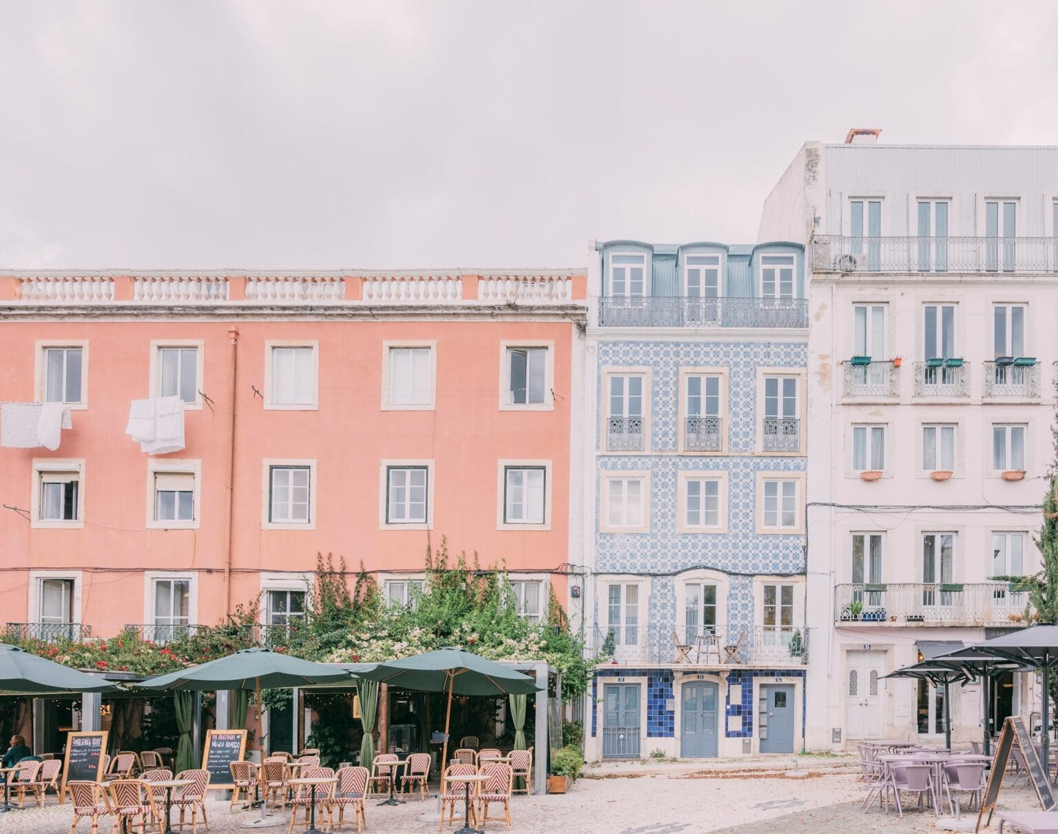 Understanding Property Deed Signing in Portugal